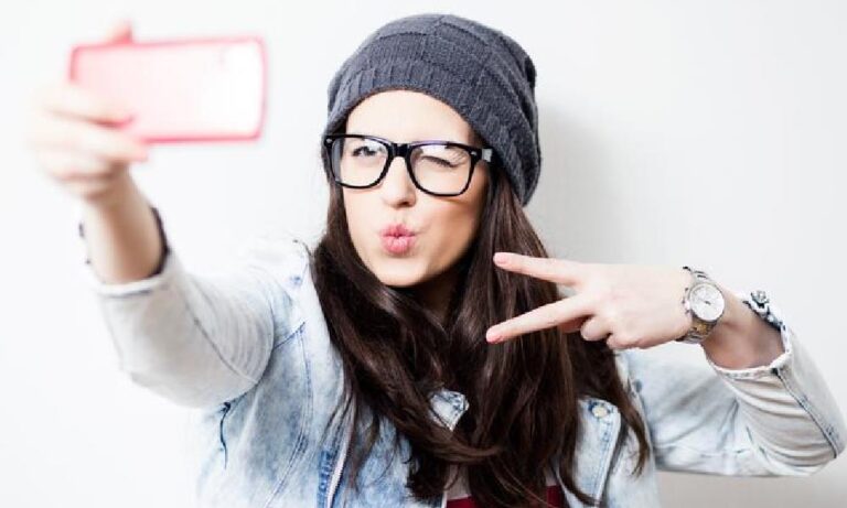What are Socialmediagirls? How to Join Free? Pros & Cons - TechBead
